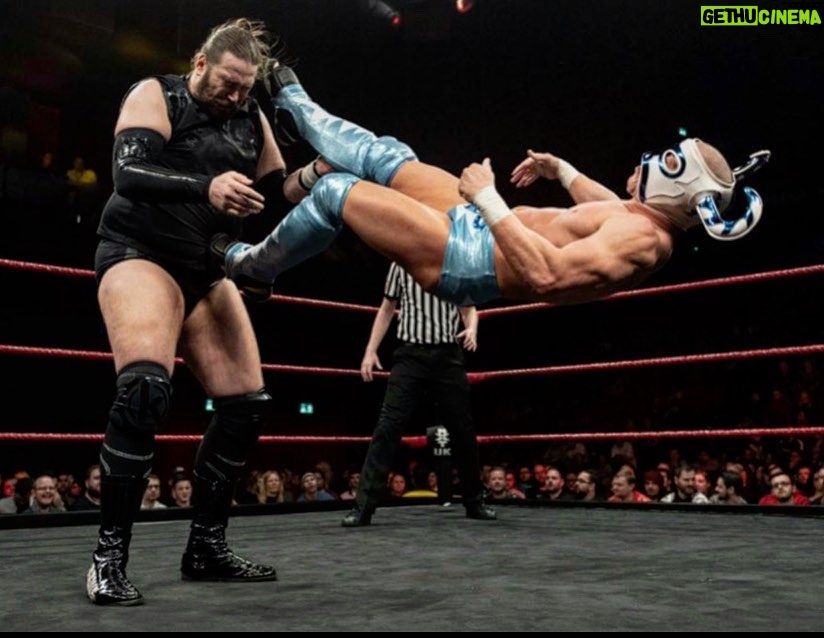 Simon Musk Instagram – Kassius Oh-no, my head! (Get it?!) #wwe #ligero ...