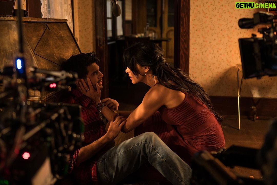 Actress Simone Kessell HD Instagram Photos and Wallpapers March 2023 | Gethu Cinema