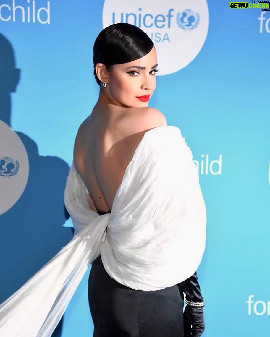 Actress Sofia Carson HD Instagram Photos and Wallpapers December 2023 | Gethu Cinema