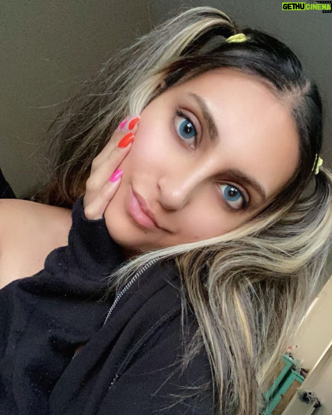 Actress Tannaz Davoodi HD Instagram Photos and Wallpapers June 2023 ...