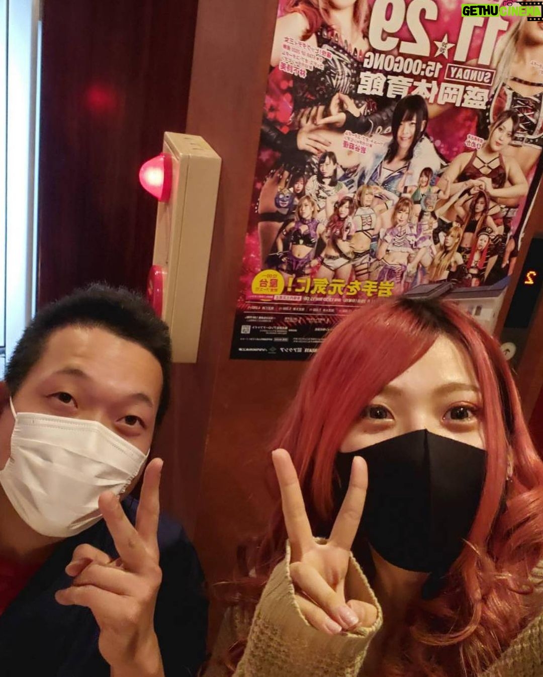 Utami Hayashishita Instagram – 味勢 . うちの次男あつしが居ます 餃子が美味しかった🌹 . 普段はポスター貼ら ...