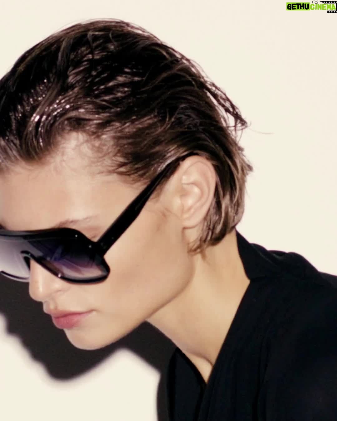 Victoria Beckham Instagram – Iconic #VBChain detailing is reimagined on ...