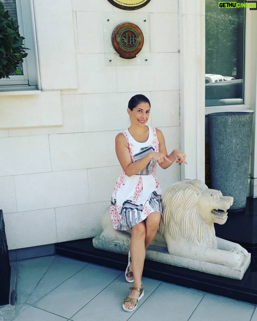 Actress Vildan Vatansever HD Instagram Photos and Wallpapers June 2022 ...