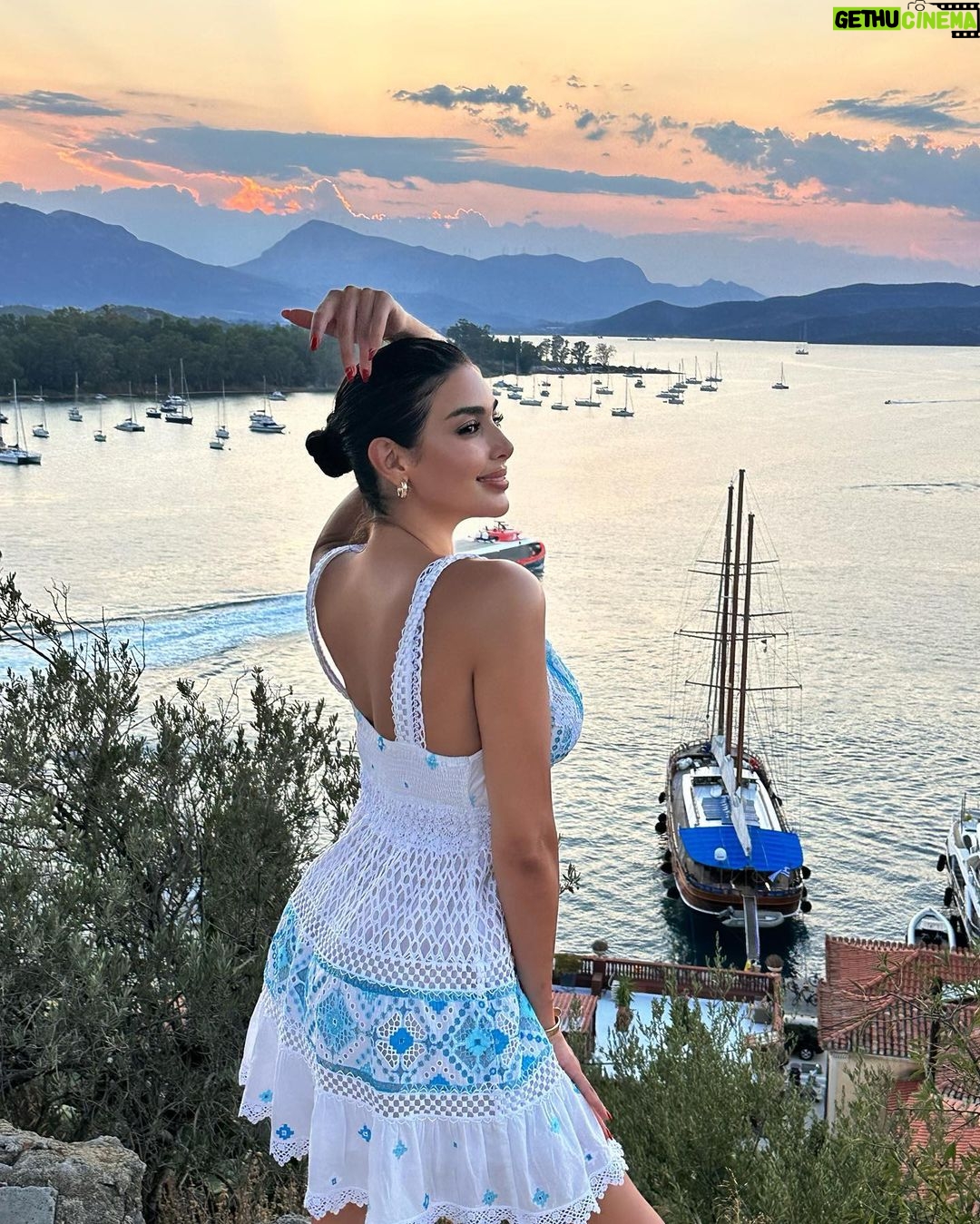 Actress Yasmin Sabri HD Instagram Photos and Wallpapers September 2023 ...