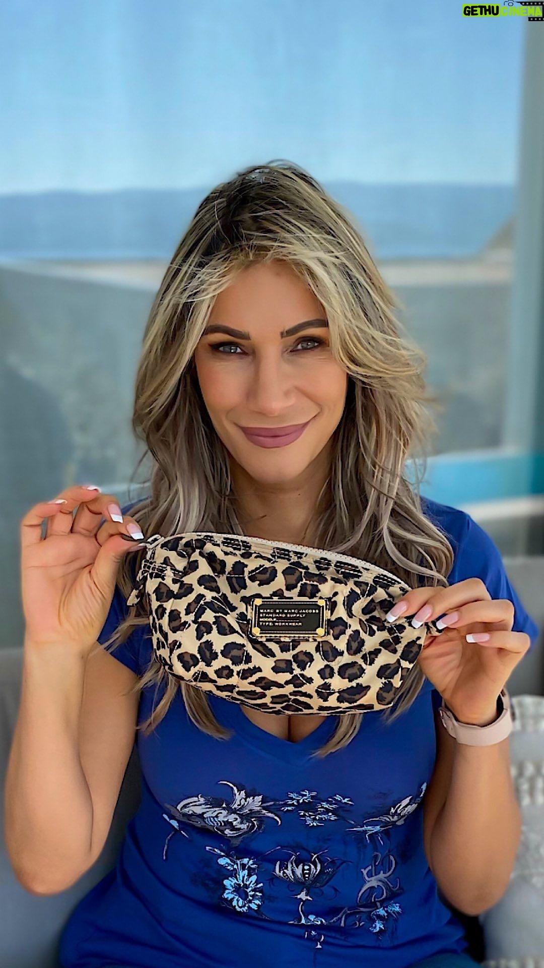 Yasmina Filali Instagram – Was ich so in meinem Cosmetic Bag dabei habe ...