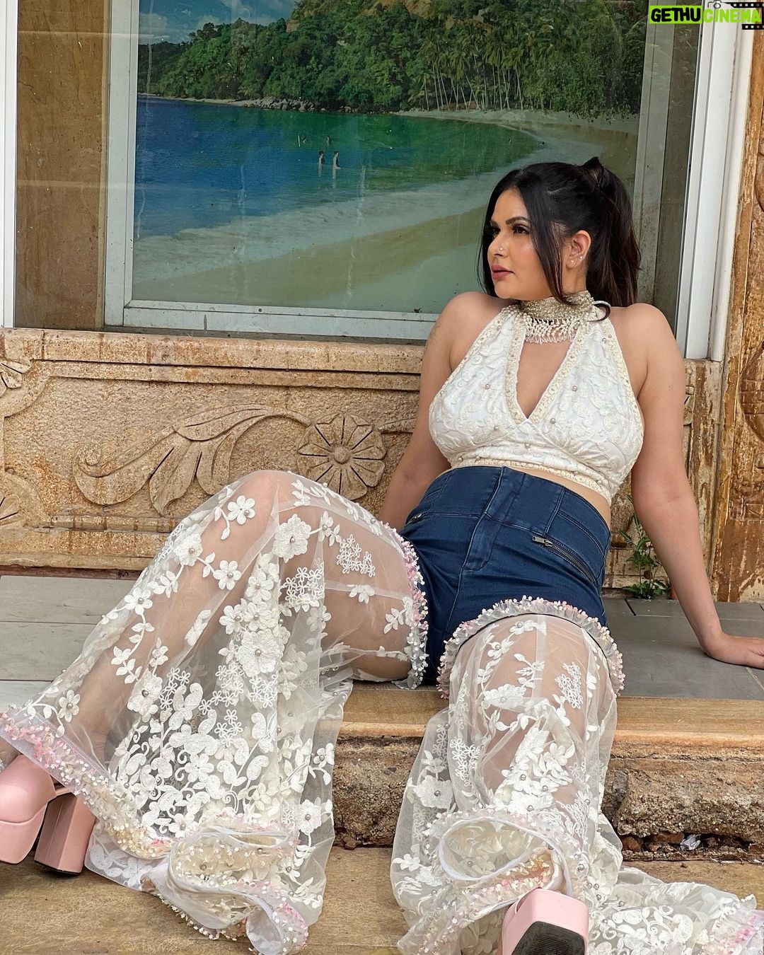 Abha Paul Instagram – #bts Designed by @yadav.himani 🔥 | Gethu Cinema