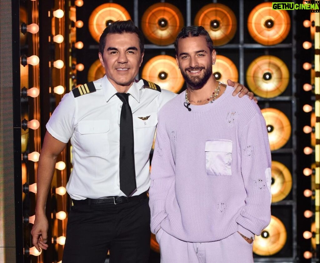 Actor Adrián Uribe HD Instagram Photos and Wallpapers March 2023 ...