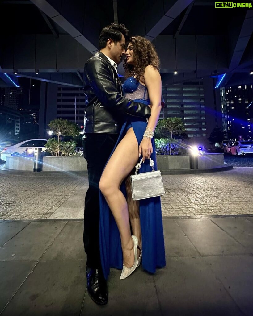 Actress Akanksha Puri HD Instagram Photos and Wallpapers January 2024 | Gethu Cinema