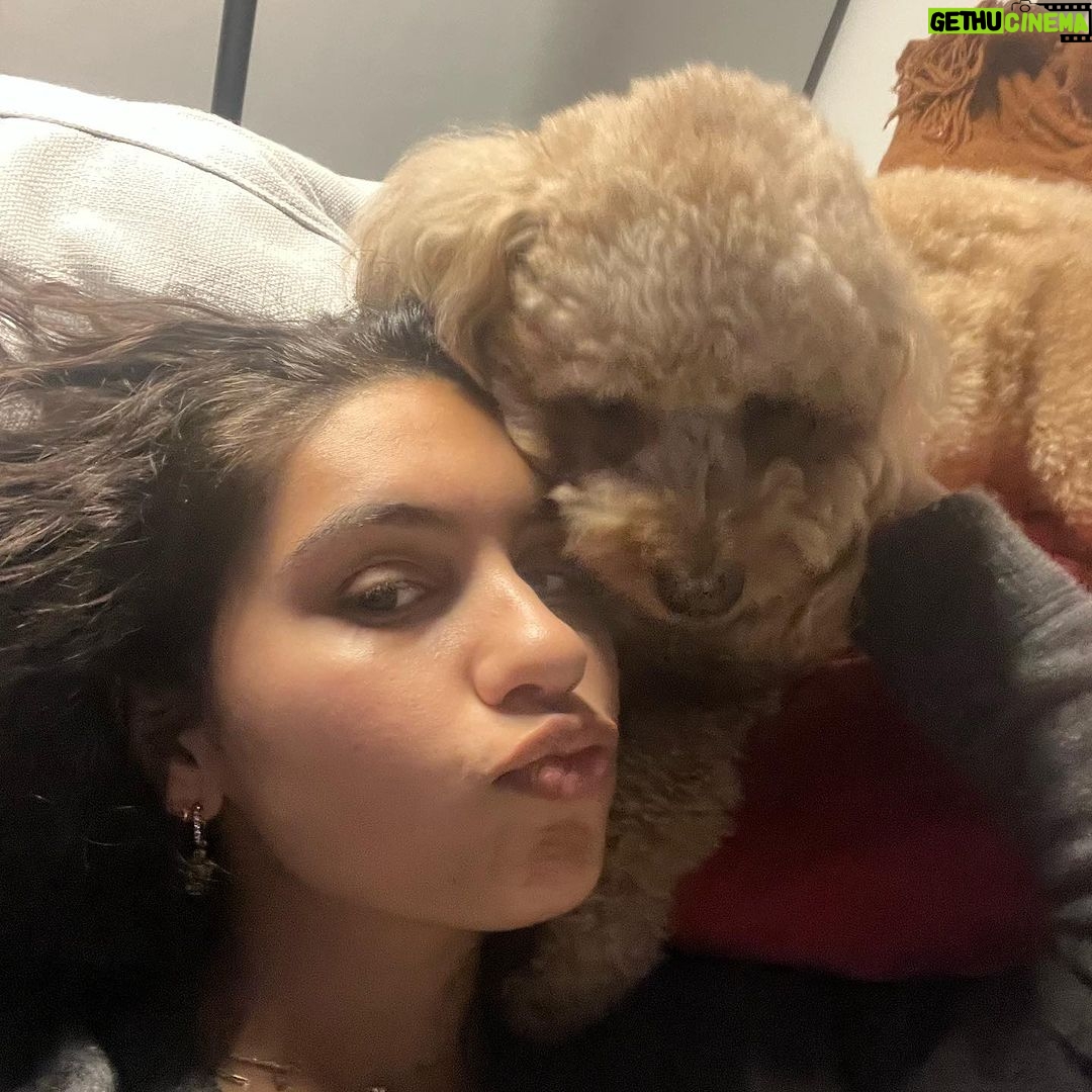 Alessia Cara Instagram – 🍂 | Gethu Cinema