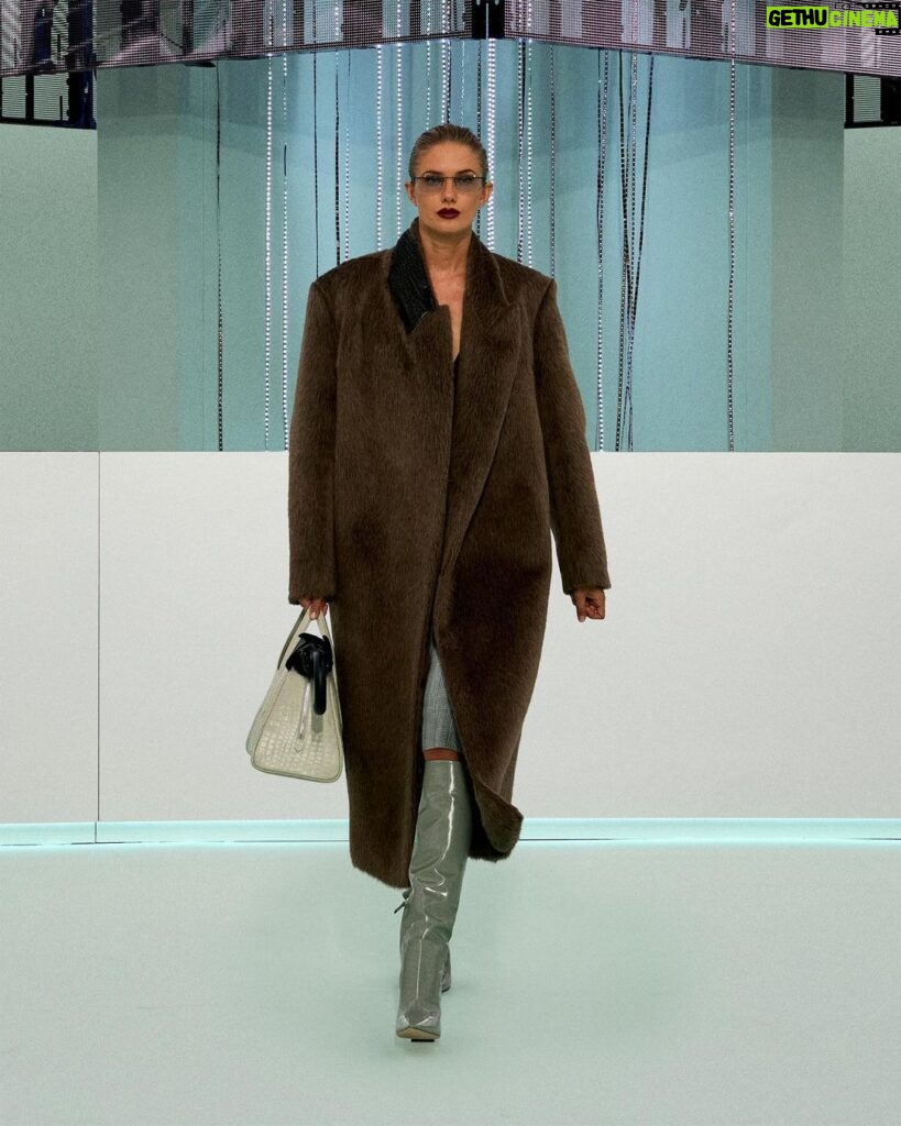 Actress Alica Schmidt HD Instagram Photos and Wallpapers December 2023 ...