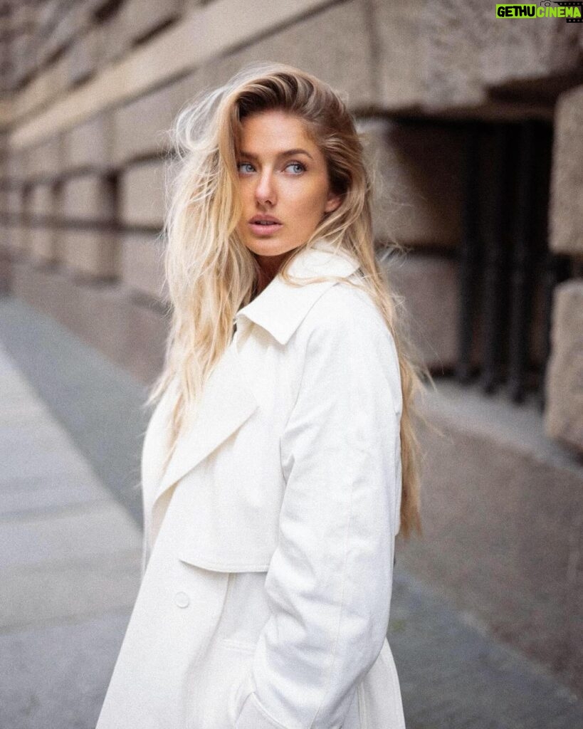 Actress Alica Schmidt HD Instagram Photos and Wallpapers March 2024 ...