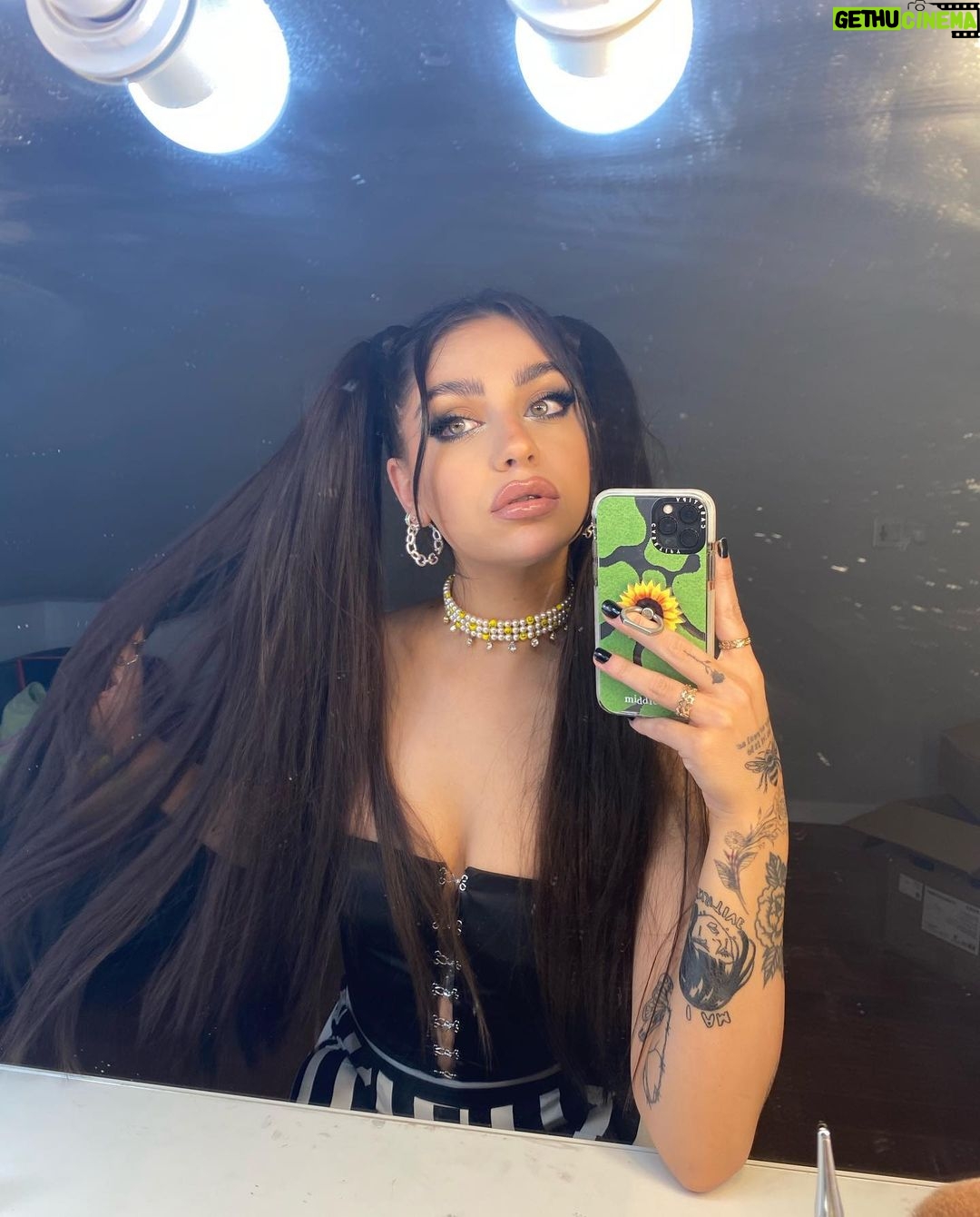 Andrea Russett Instagram – tell me ur favorite lyric from freezing ️ ...