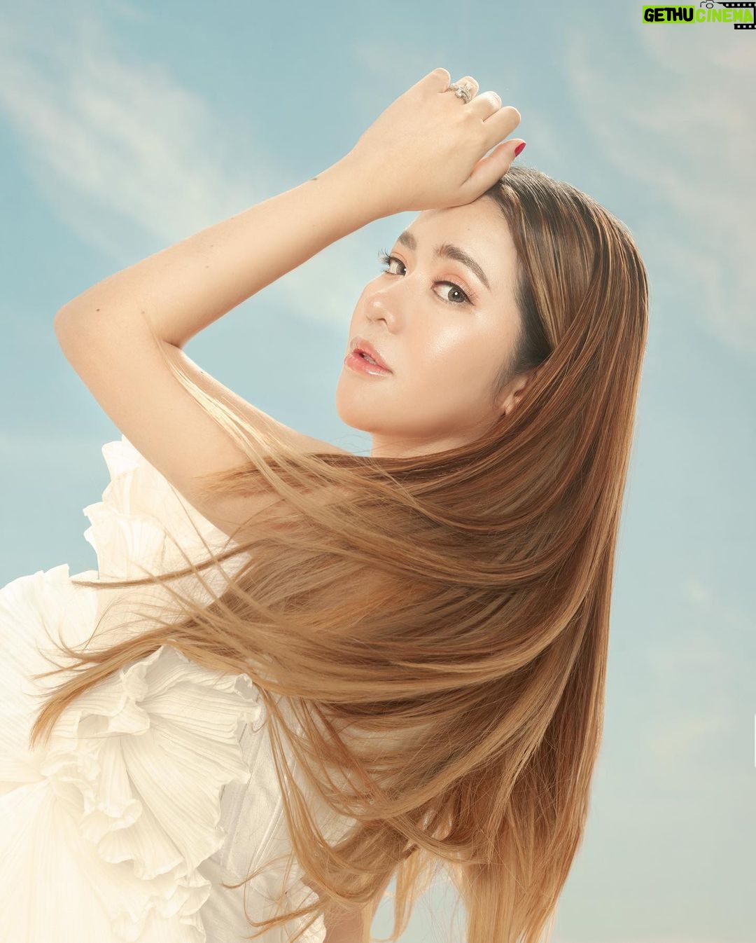 Angeline Quinto Instagram – This chapter feels really good 🤍 ...