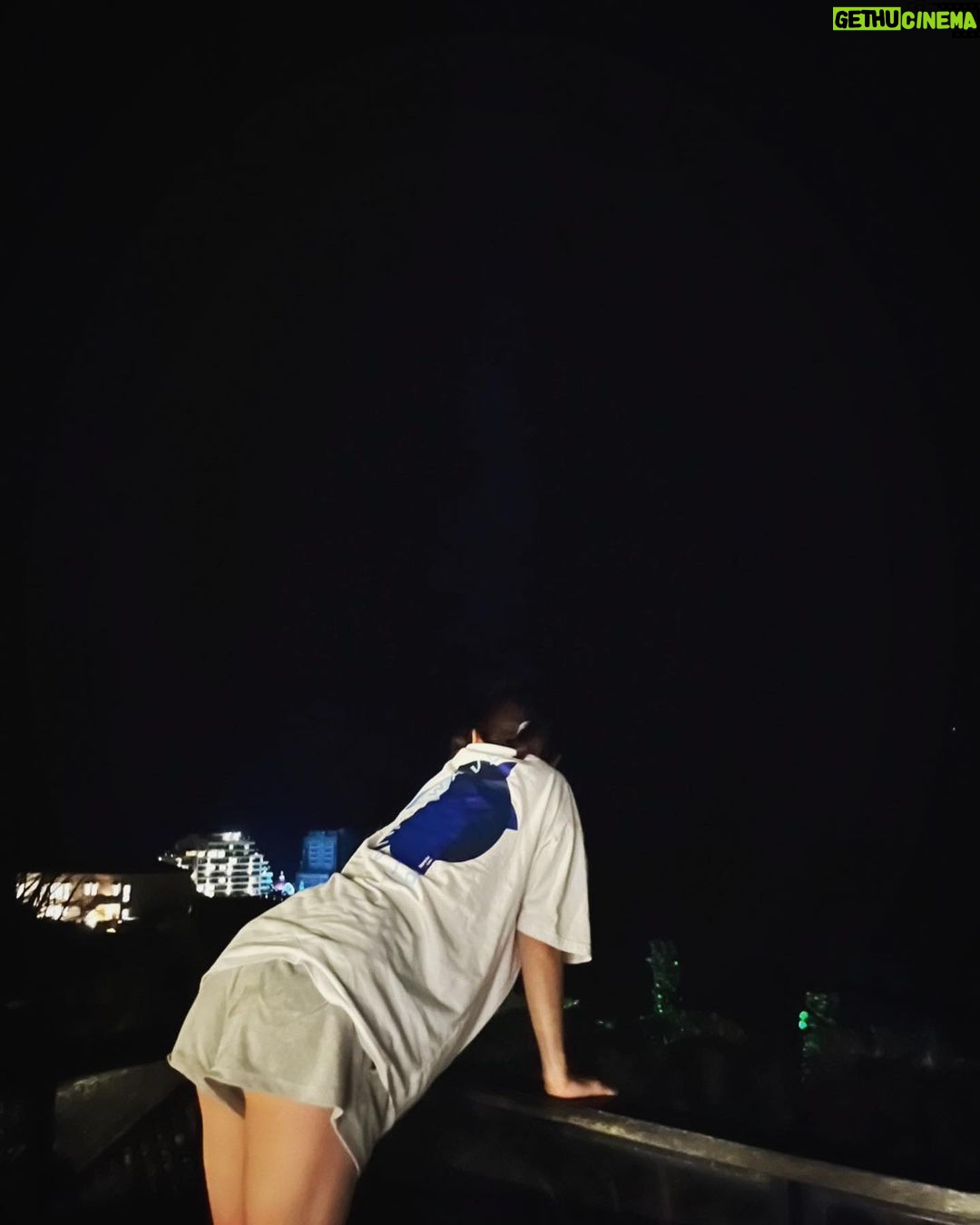 Anne Nakamura Instagram – 🌌🎆🎇🌠🌃🗾 Photo by @miwakokakei | Gethu Cinema