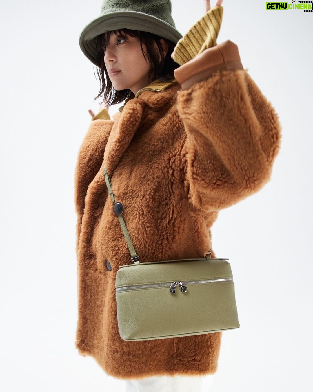 Anne Nakamura Instagram – @loropianaofficial for @ellejapan 🐑 | Gethu ...