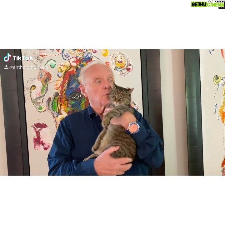 Anthony Hopkins Instagram – Niblo says Happy Wednesday… NOT!!! 🙀 ...