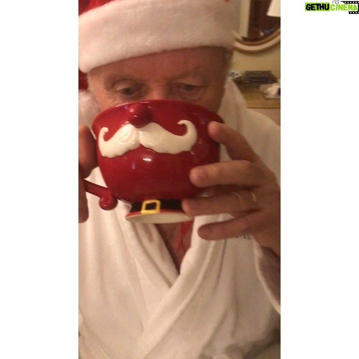 Anthony Hopkins Instagram – Happy Christmas to everyone 🎄 and a happy ...