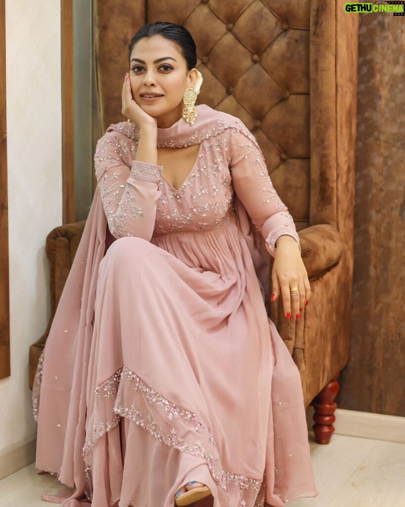 Actress Anusree HD Instagram Photos and Wallpapers February 2024 ...
