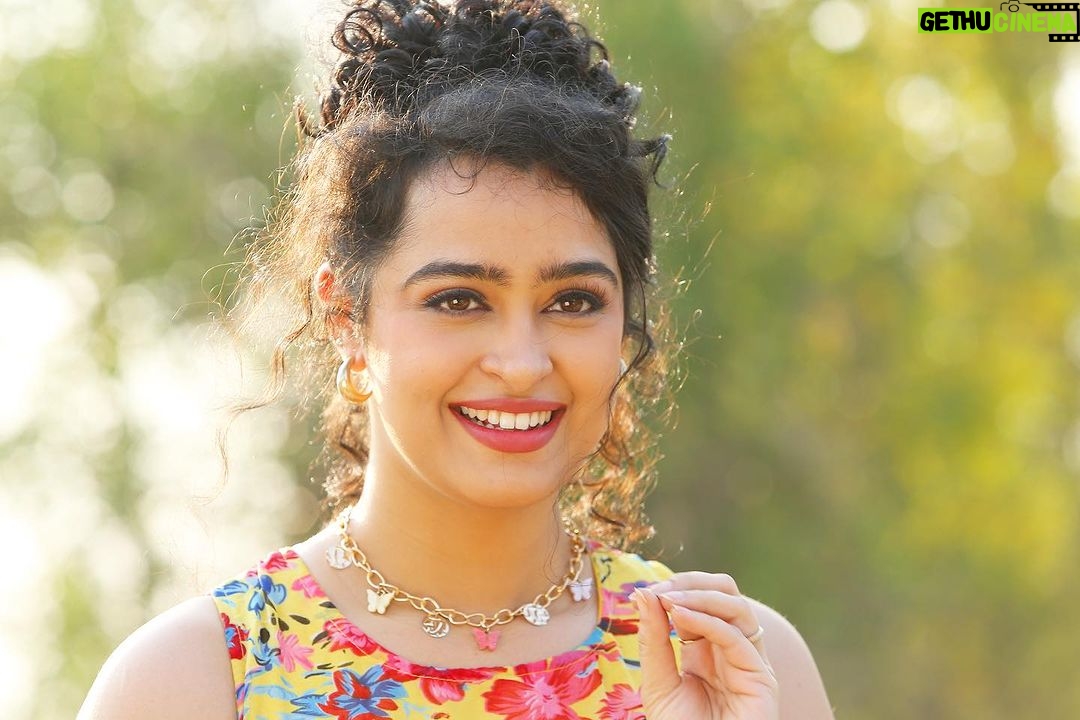 Actress Apsara Rani HD Instagram Photos and Wallpapers October 2023 ...