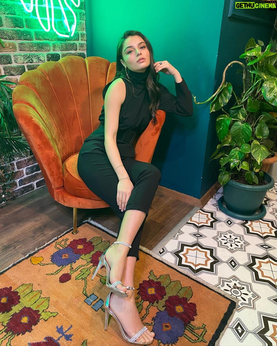 Actress Ayça Ayşin Turan HD Instagram Photos and Wallpapers January ...