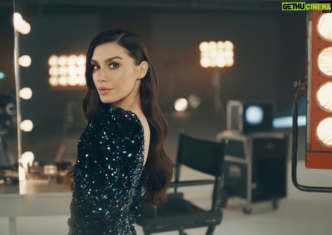 Burcu Kiratli Instagram – 🎬🖤 | Gethu Cinema