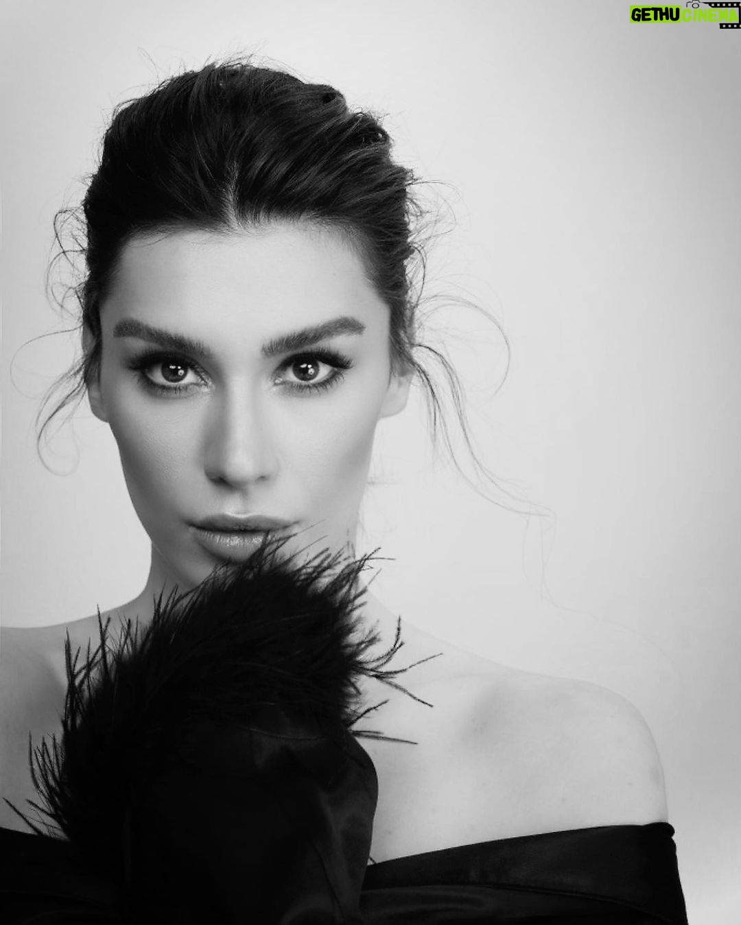 Burcu Kiratli Wiki, Biography, Age, Gallery, Spouse and more