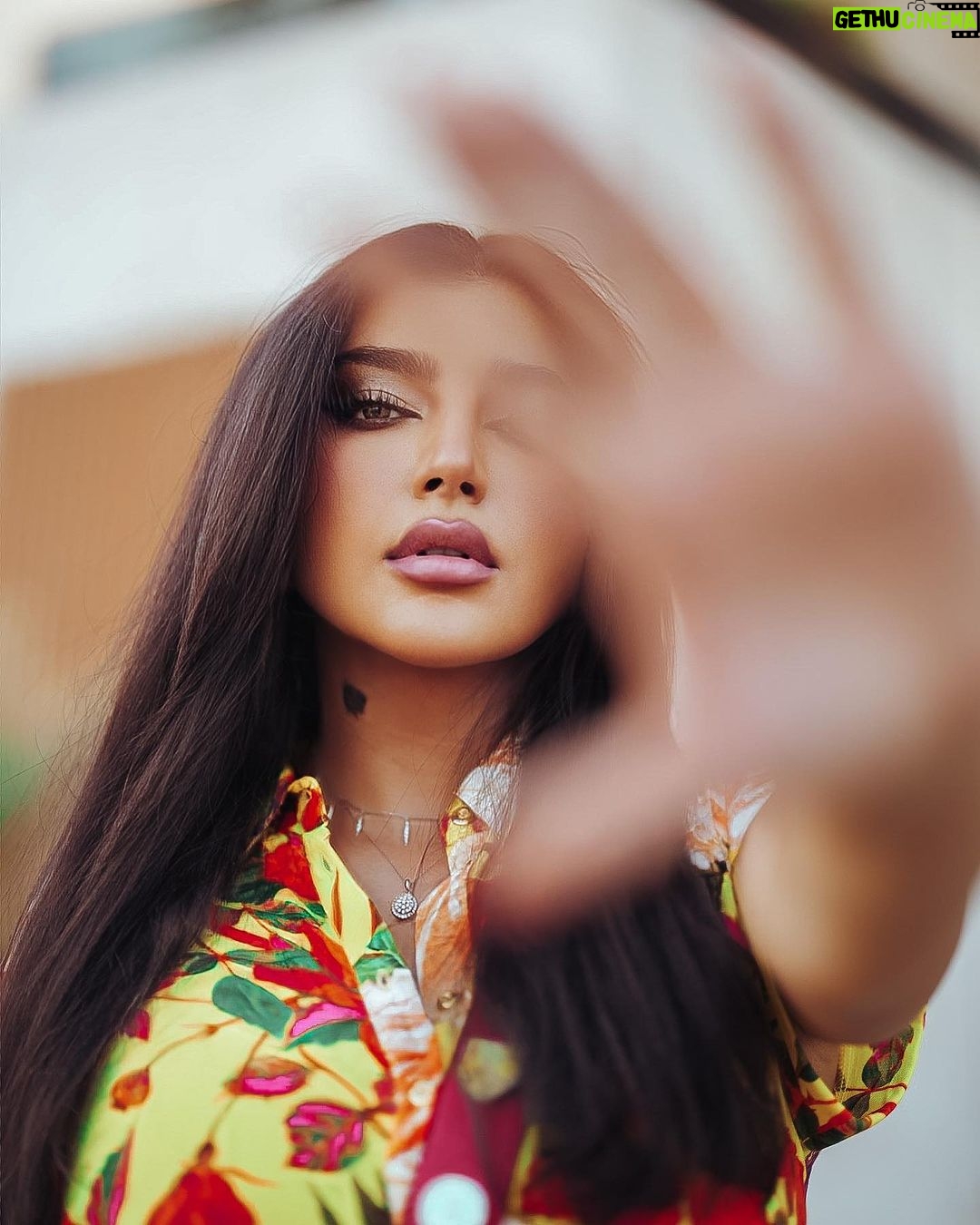 Buthaina Al Raisi Instagram – تصبح الدُنيا على خير ،،، وأصبح أنا وقلبي ...