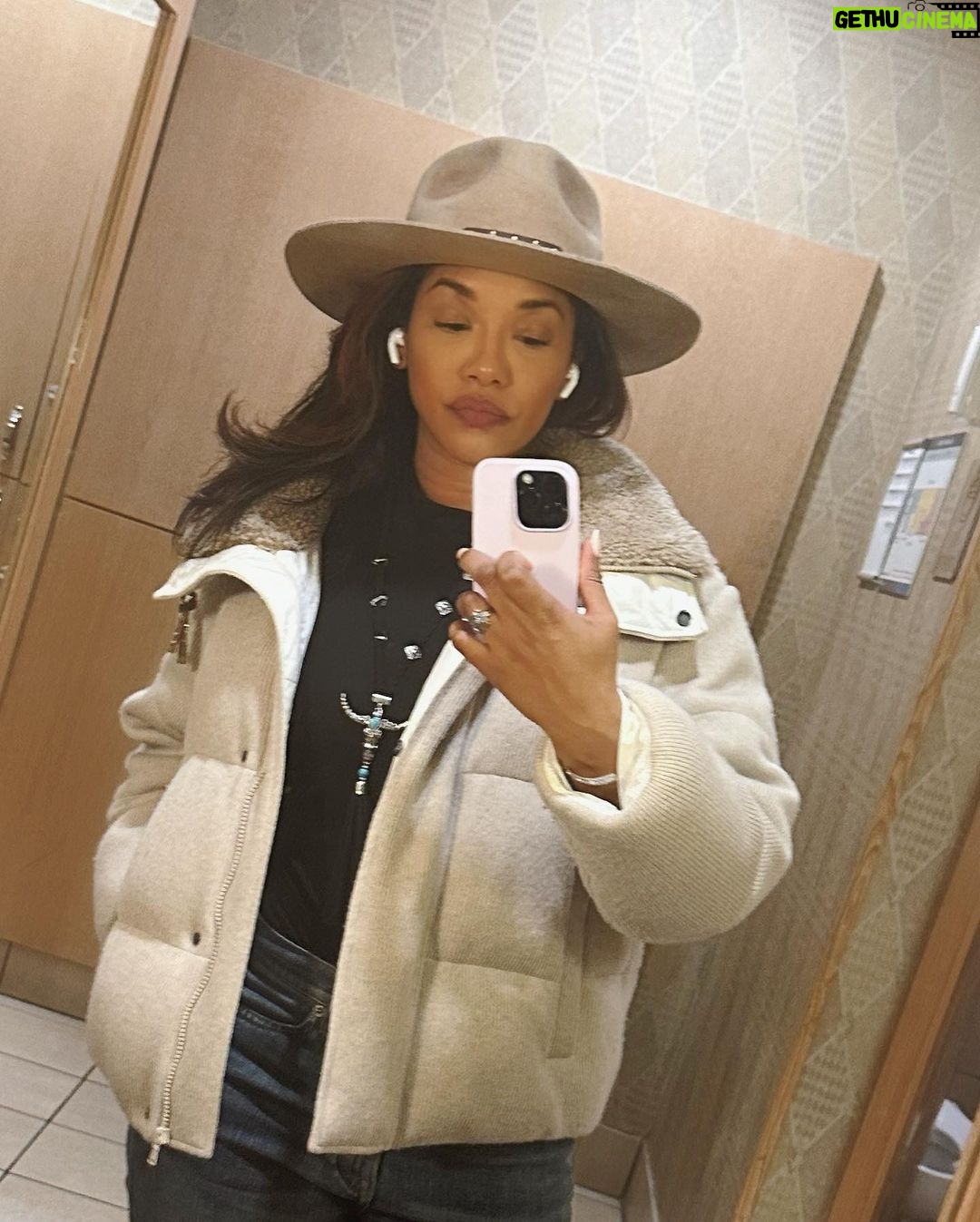 Candice Patton Instagram – 🎶cowgirls don’t cry. buy baby, buy 🎶 or ...