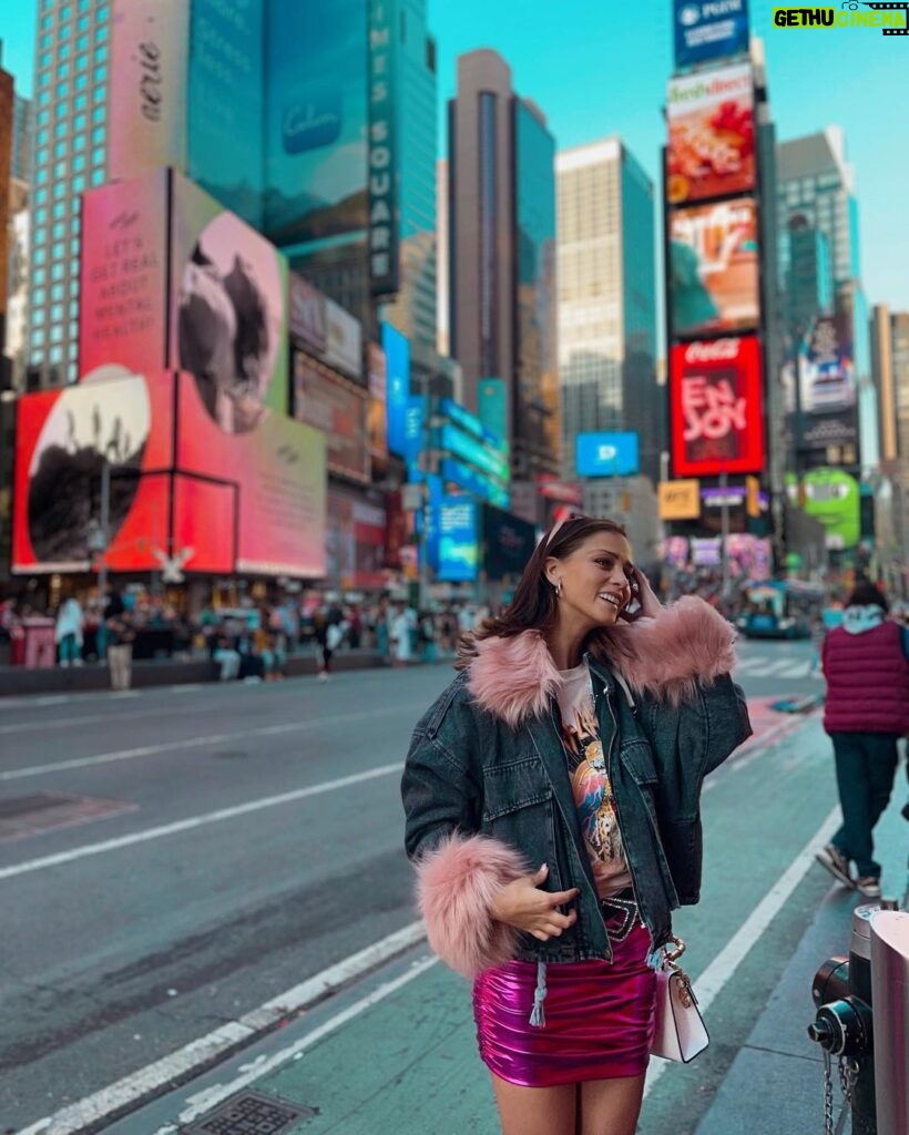 Actress Carolina Miranda HD Instagram Photos and Wallpapers June 2023 ...