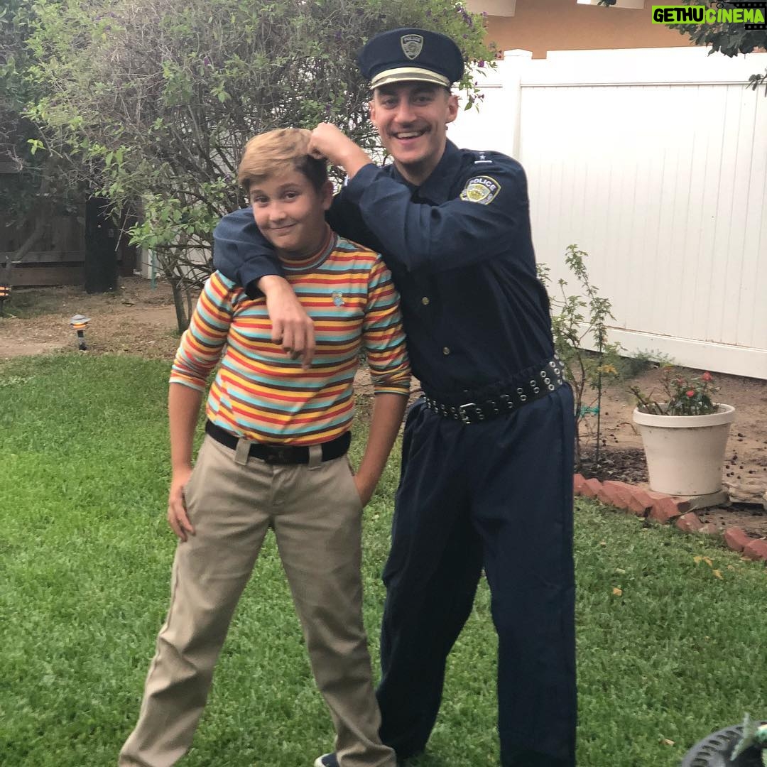 Casey Frey Instagram – Handing out noogies to the neighborhood kids ...