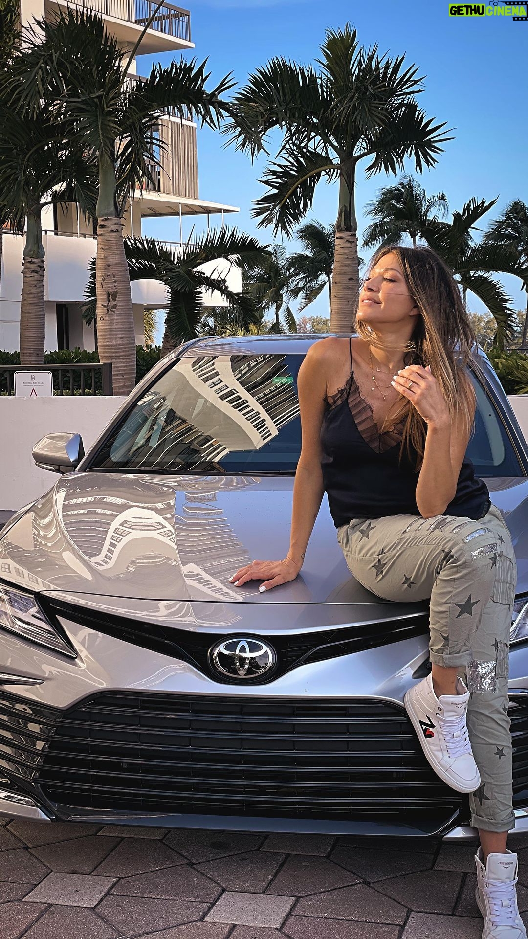 Actress Catherine Fulop HD Instagram Photos and Wallpapers March 2024 ...