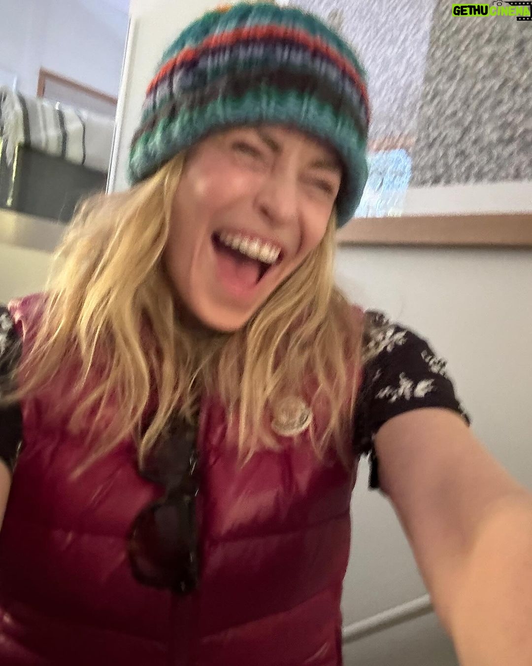 Actress Chelsea Handler HD Instagram Photos and Wallpapers March 2024 ...