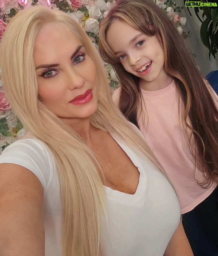 Actress Coco Austin HD Instagram Photos and Wallpapers October 2023 ...