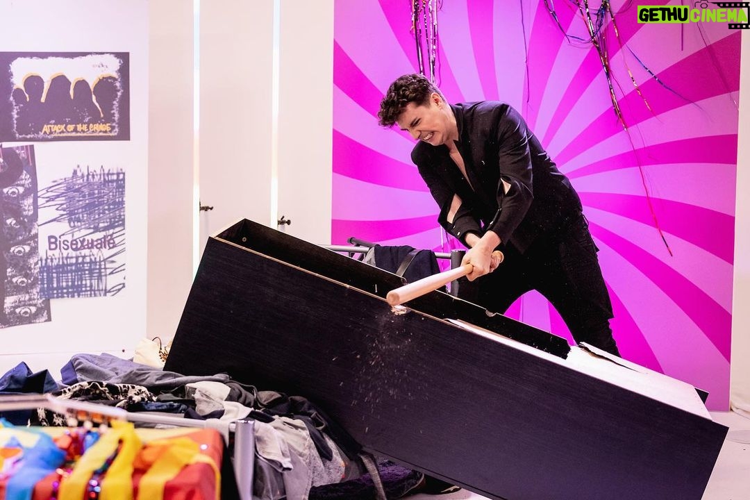 Daniel Howell Instagram – forget coming out of the closet – smash it ...