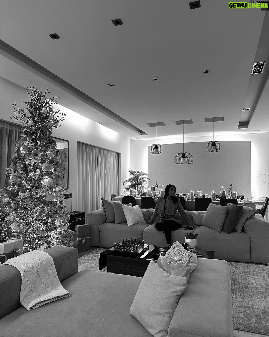 Actress Daniella Rahme HD Instagram Photos and Wallpapers January 2024 ...