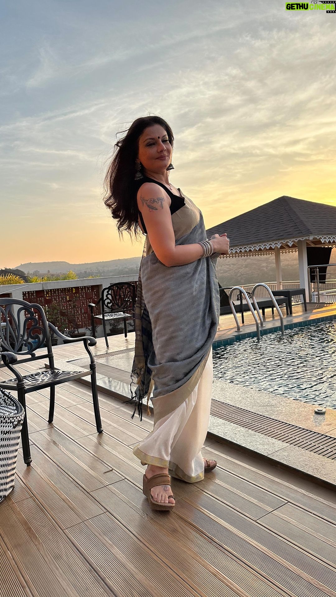 Actress Deepshikha Nagpal HD Instagram Photos and Wallpapers January 2024 | Gethu Cinema