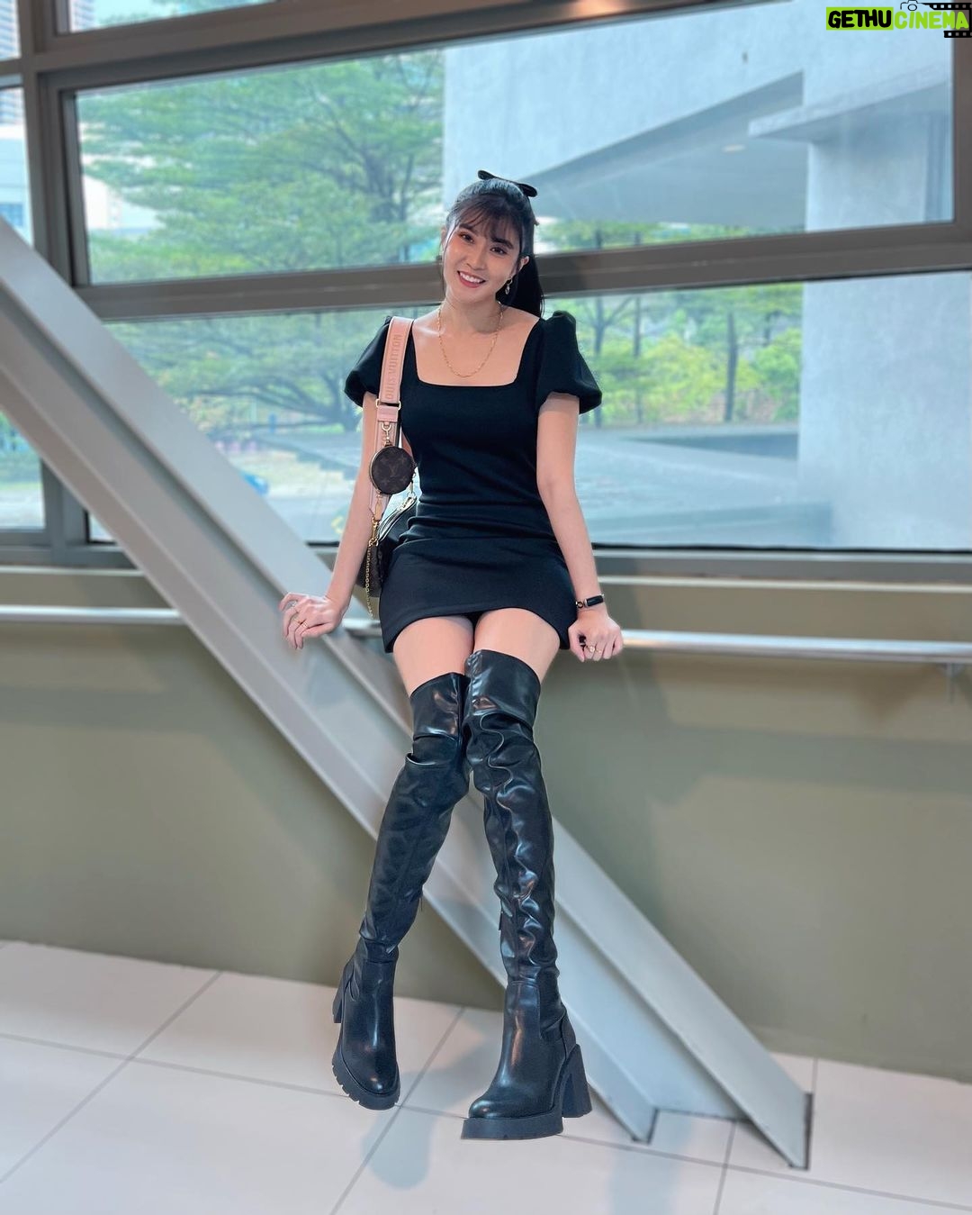 Actress Elizabeth Tan HD Instagram Photos and Wallpapers March 2023 ...