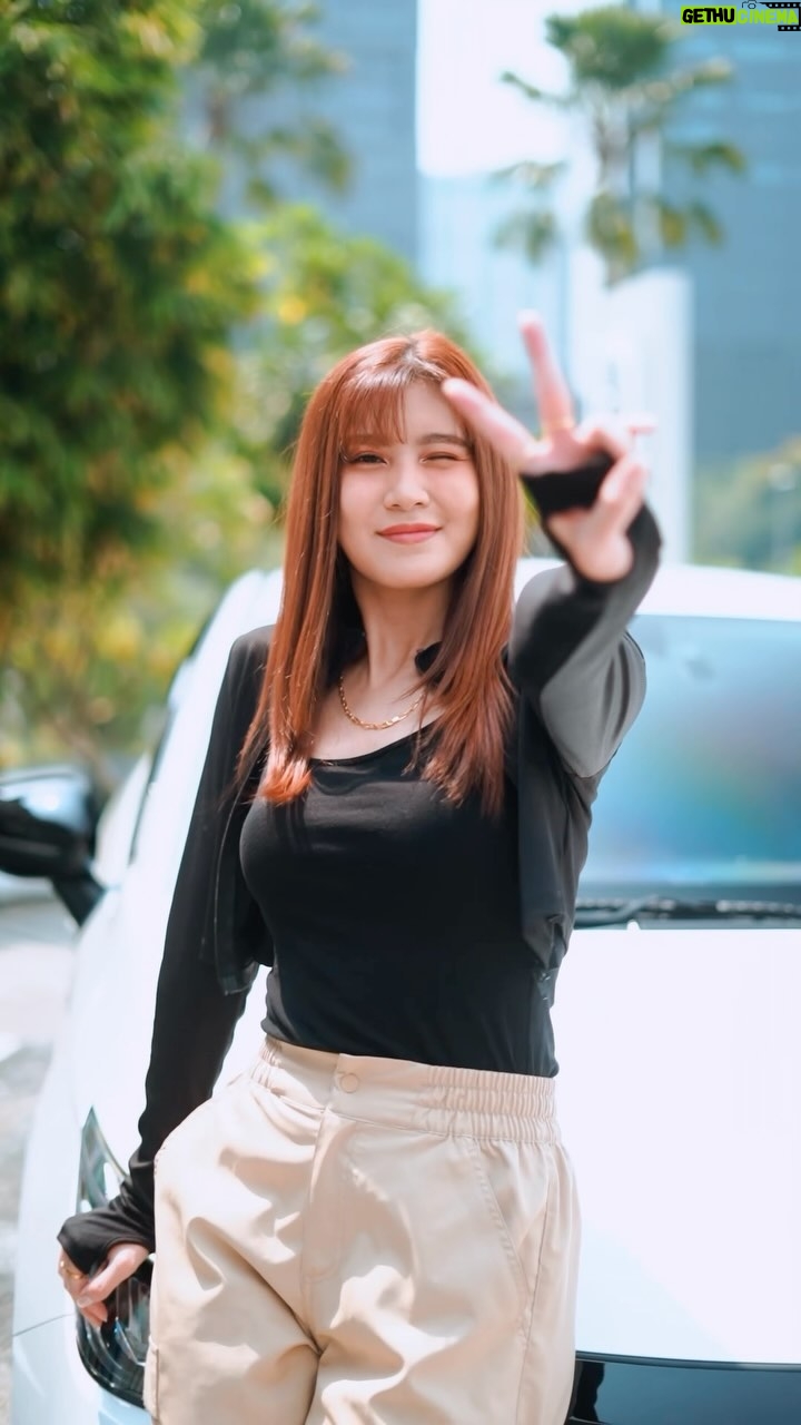 Elizabeth Tan Instagram – Experience the perfect blend of style ...