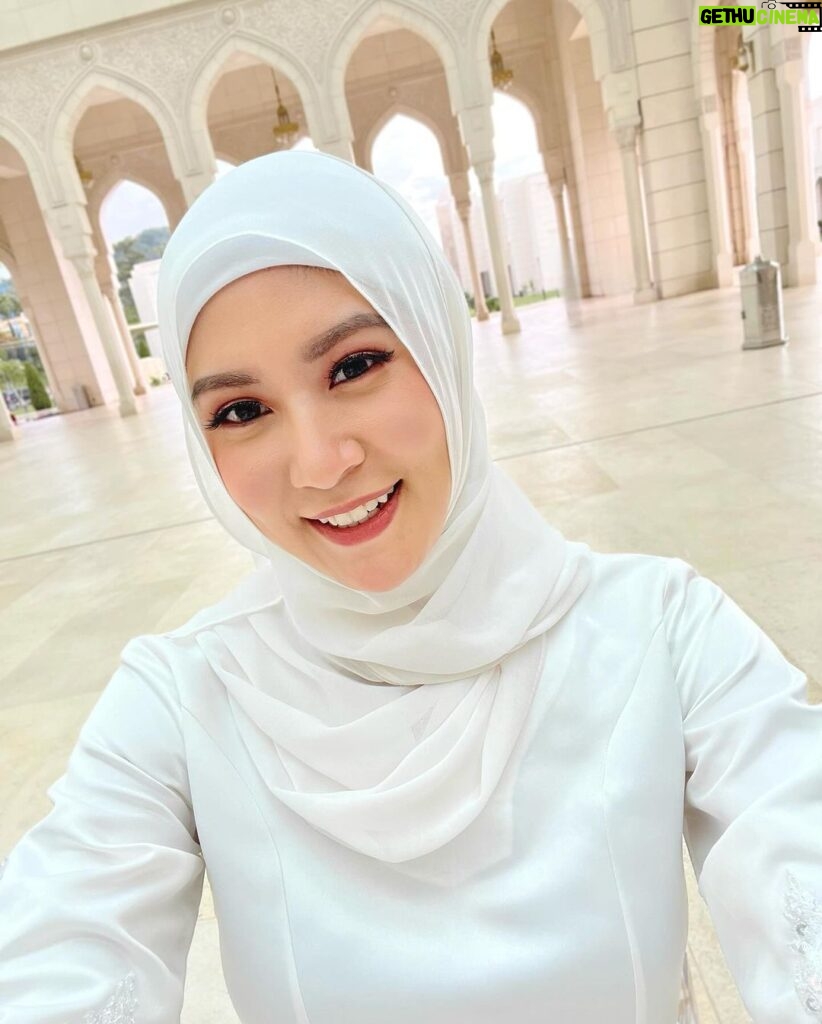 Actress Elizabeth Tan HD Photos and Wallpapers May 2024 | Gethu Cinema