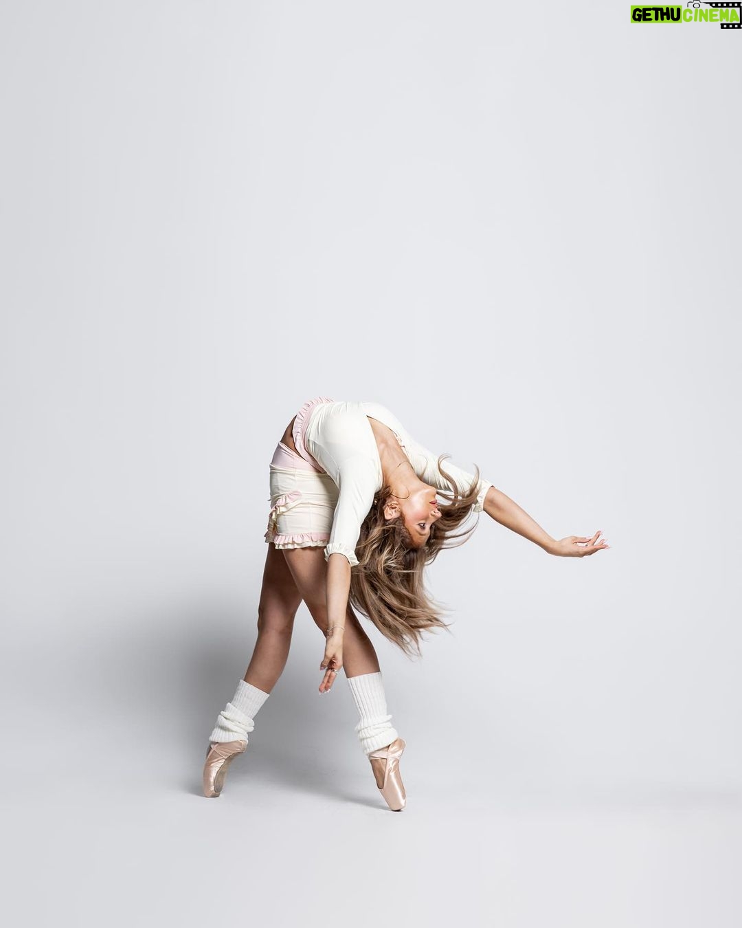 Elliana Walmsley Instagram – ballet | Gethu Cinema