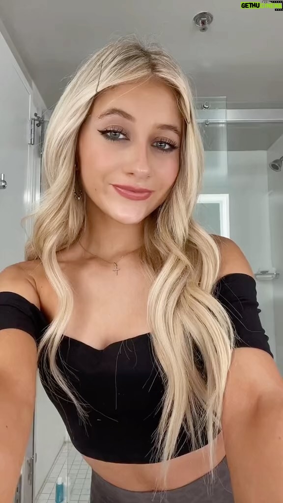 Elliana Walmsley Instagram – my collection is so close to being sold ...