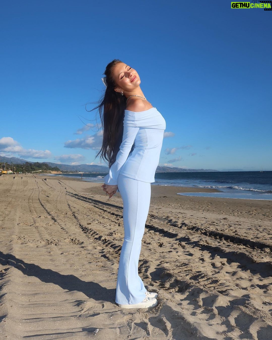 Elliana Walmsley Instagram – sand got in my shoes :/ Santa Barbara ...