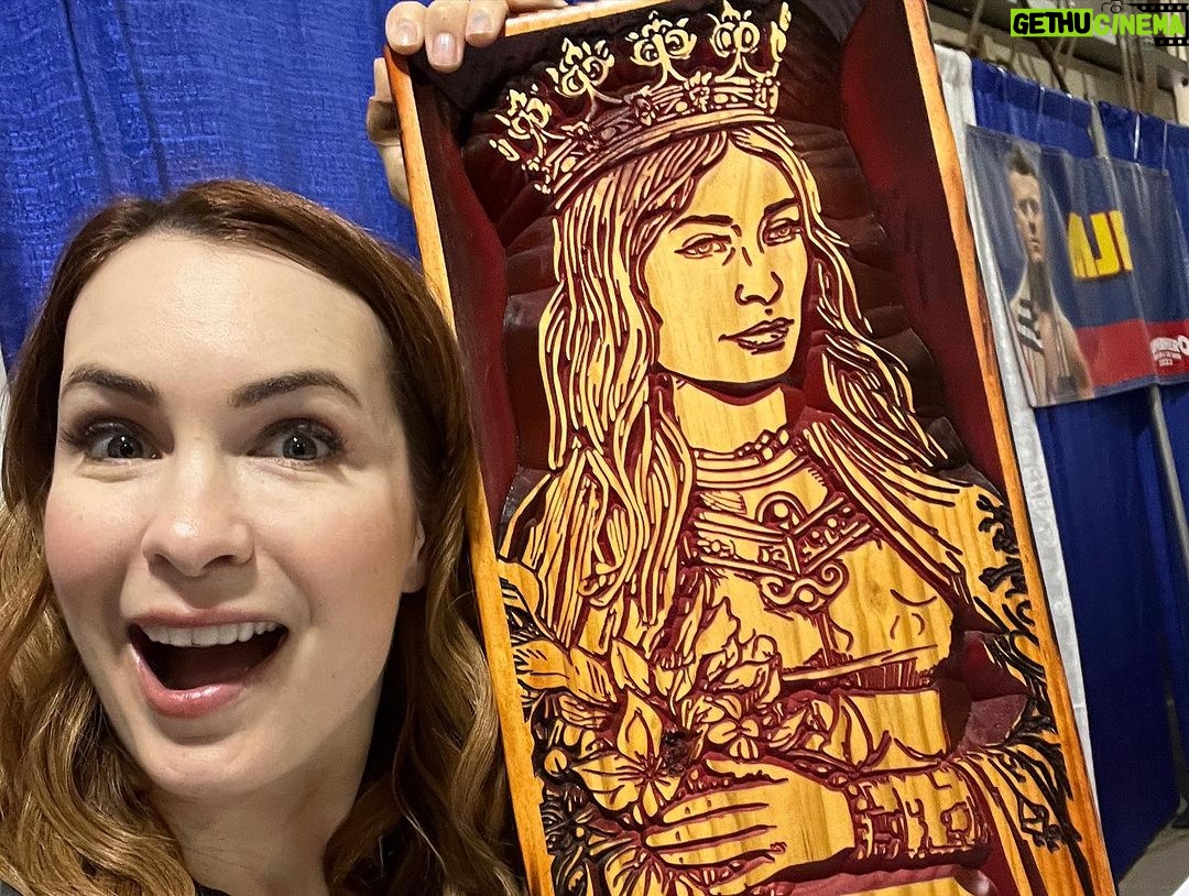 Felicia Day Instagram – Had a very busy last month of con-going wanted ...