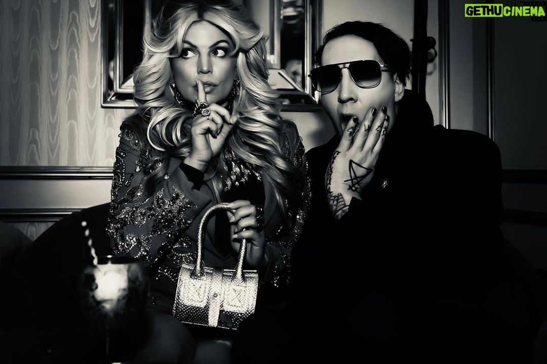 Fergie Instagram – #theholidayscanbesuchadrag @marilynmanson ...