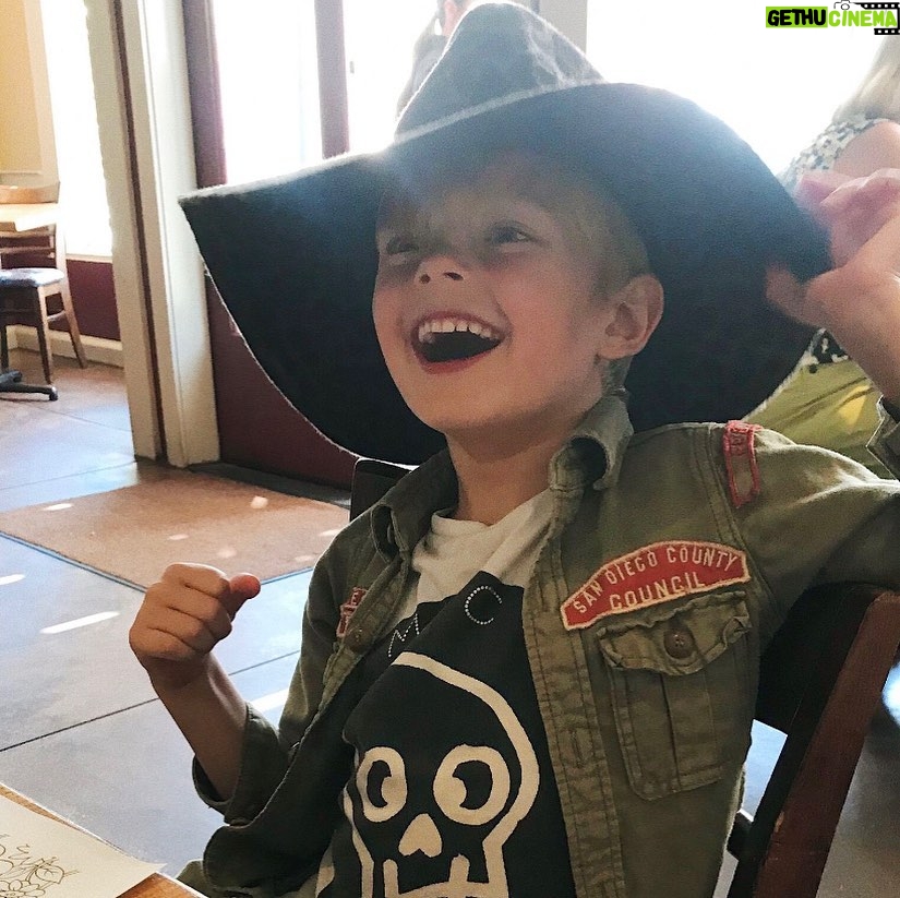 Fergie Instagram – Axl cuteness at @FergusonCrest Harvest 2019 | Gethu ...