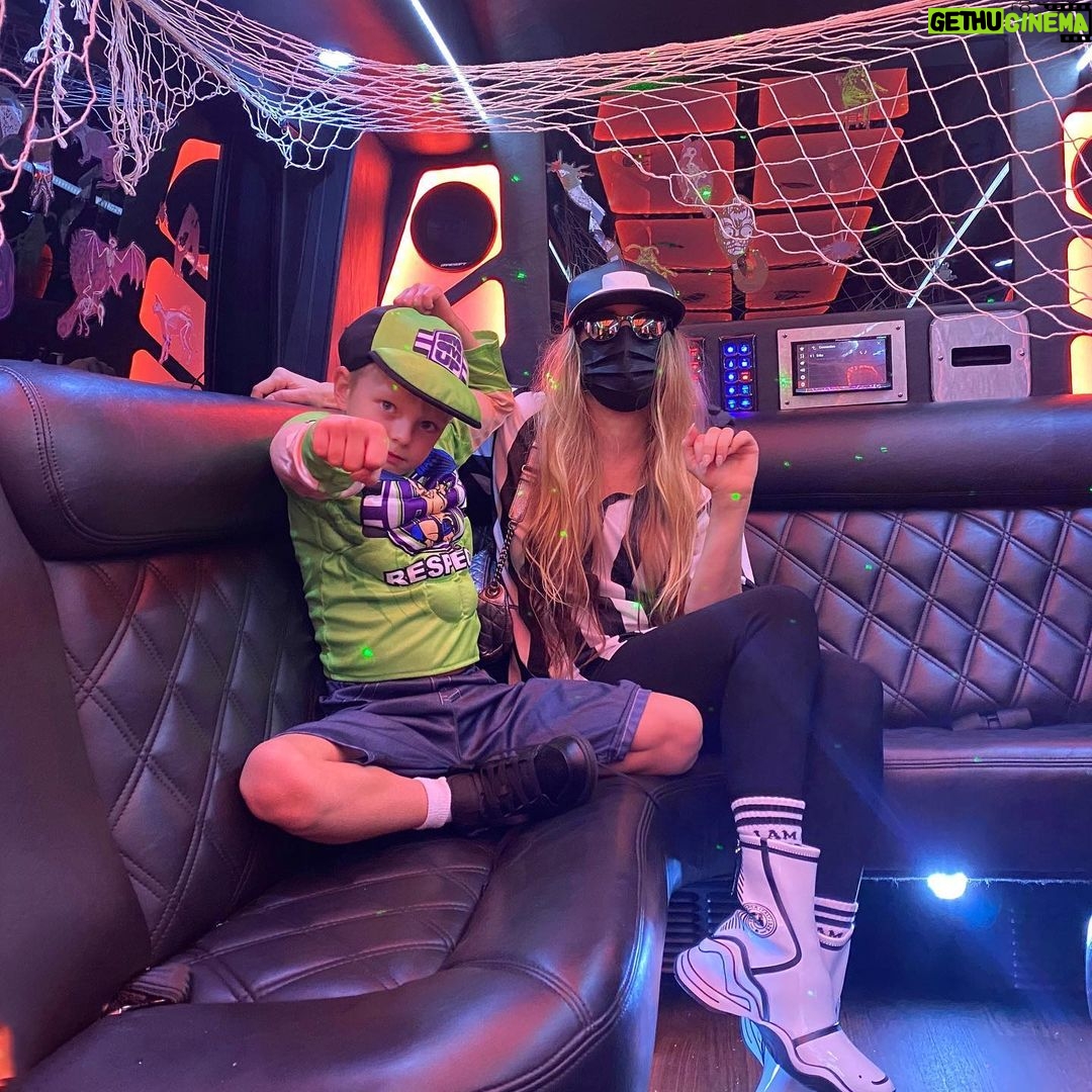 Fergie Instagram – Halloween 2020 🧡🖤 | Gethu Cinema