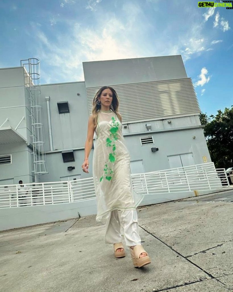 Actress Fernanda Castillo HD Instagram Photos and Wallpapers December ...