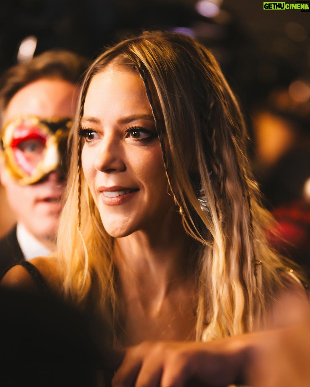 Actress Fernanda Castillo HD Instagram Photos and Wallpapers November ...