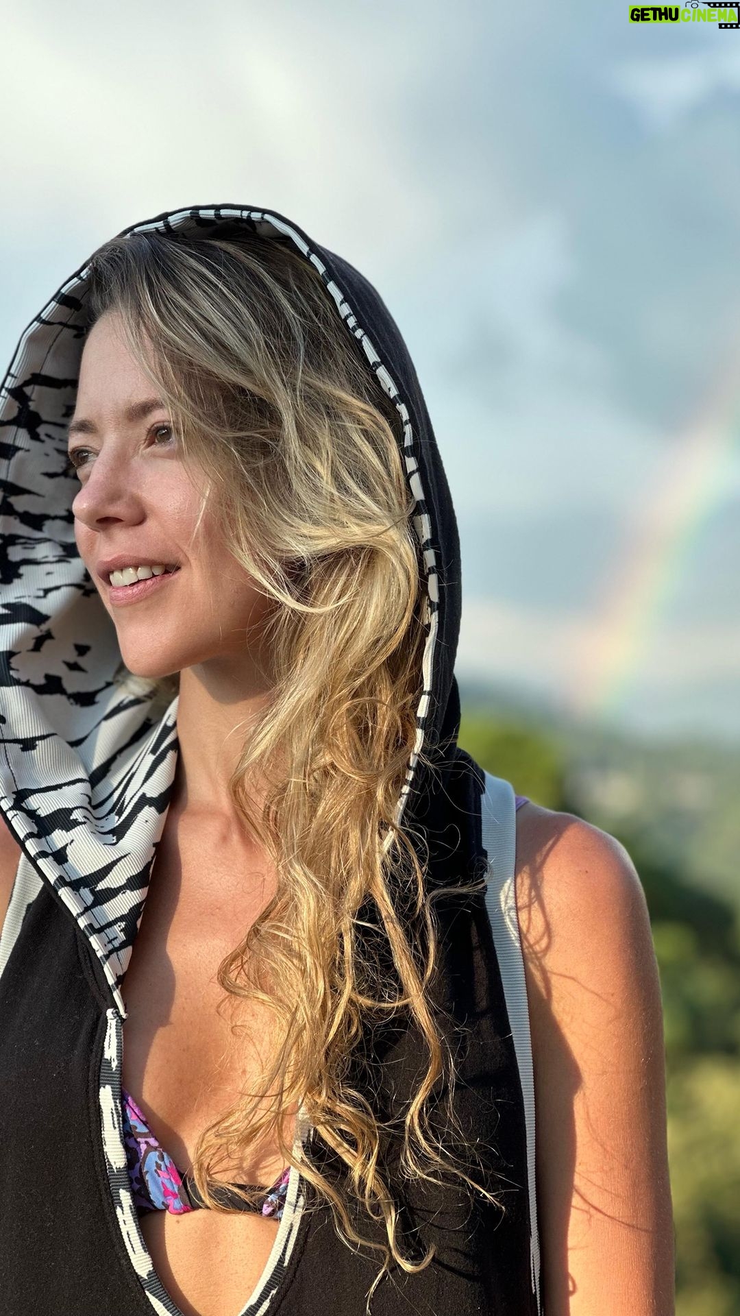 Actress Fernanda Castillo HD Instagram Photos and Wallpapers August ...