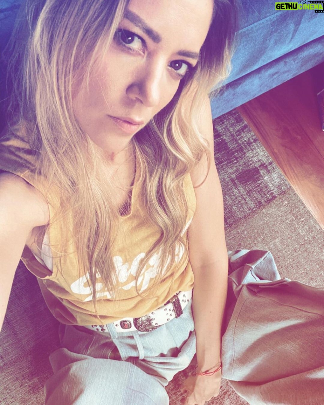 Fernanda Castillo Instagram – Tirando 🎲 | Gethu Cinema